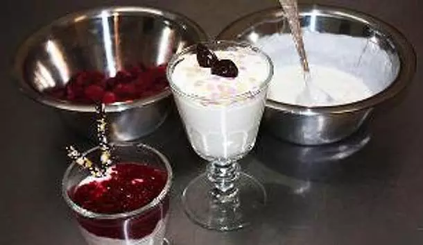 Frozen yoghurt (Enie bakes) recept 24823_1