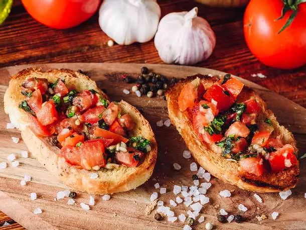 Bruschetta - thawj daim ntawv qhia Italian 25524_1