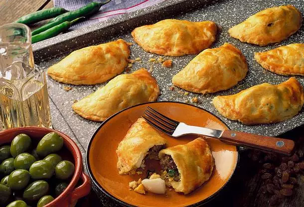 Συνταγή Empanadas de Horno (Κεφτεδάκια στο φούρνο). 25667_1