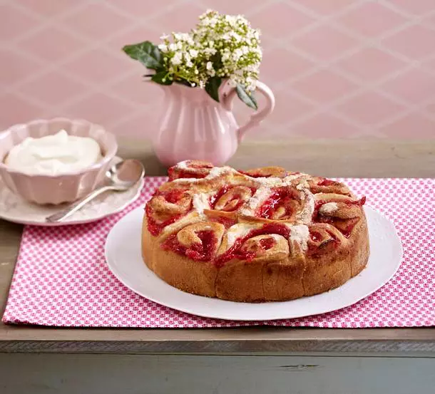 Recette de gâteau au babeurre à la rhubarbe