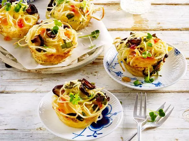 Asian noodle muffins recipe 26886_1