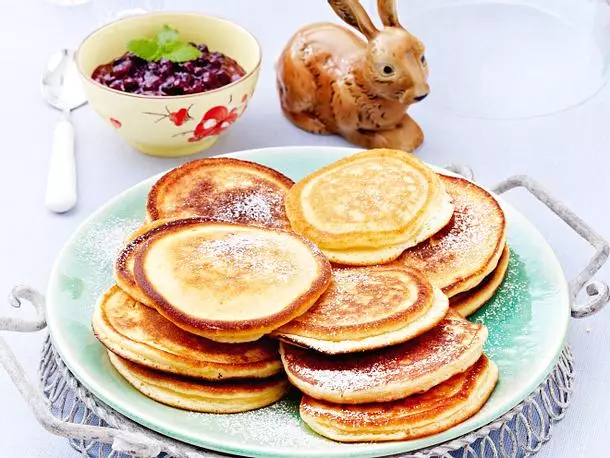 Pancakes ជាមួយរូបមន្តទឹកជ្រលក់ blueberry 2699_1