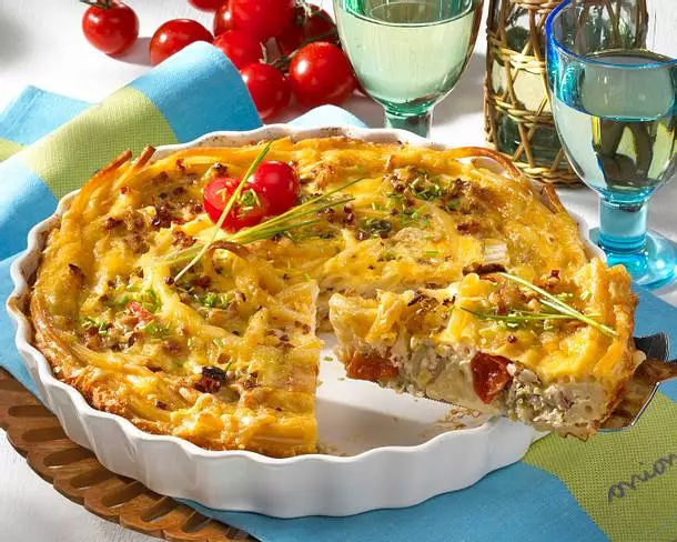 Casserole tal-mqarrun bil-kubi tal-bacon u riċetta tal-kaboċċi Ċiniżi 27696_1