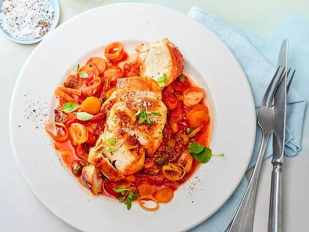 Receta de pollo en salsa de pimiento y tomate