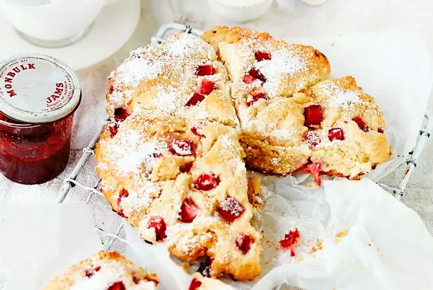 Recept voor grote aardbeienscones 28615_1