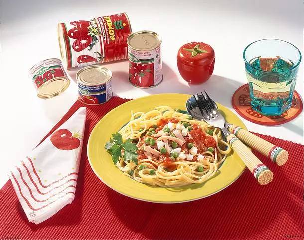 Recipe sa spaghetti nga adunay tomato ug ham sauce 29255_1