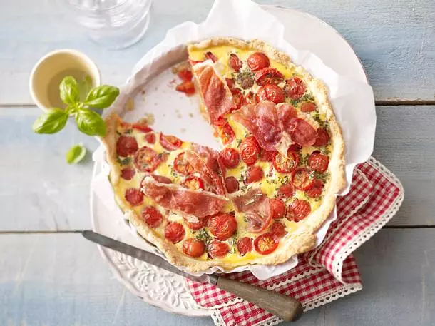 I-Cherry tomato tart ene-Parma ham recipe 29257_1