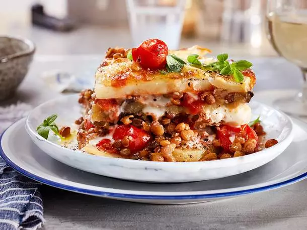 Moussaka karo lentil lan resep sukses standar