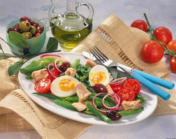 Receita de Salada Niçoise com Feijão Verde e Atum 29533_1