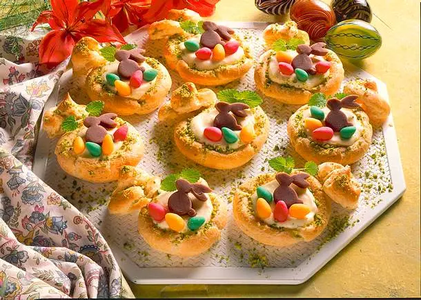 Vanilyalı krema tarifi ile choux pasta yuvaları 29732_1