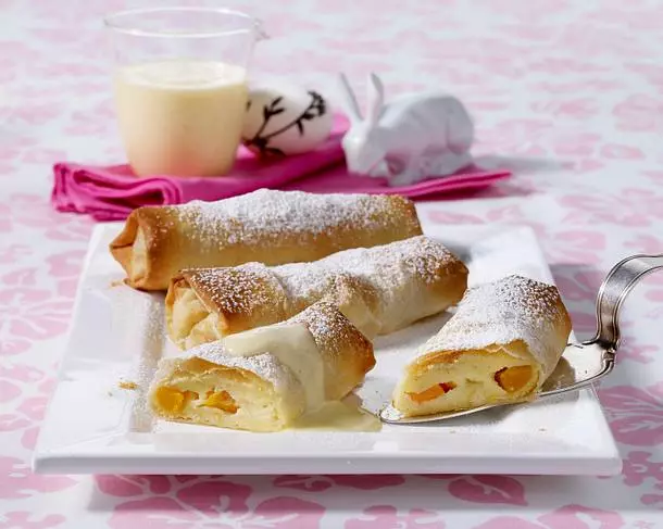 Mini strudel kalawan semolina na apricots resep 30619_1