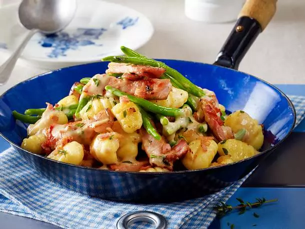 Gnocchi serpenyő Kasselerrel és zöldbab recepttel