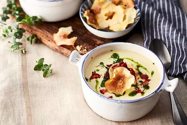 Receita de sopa de crema perfumada con aceite de perexil