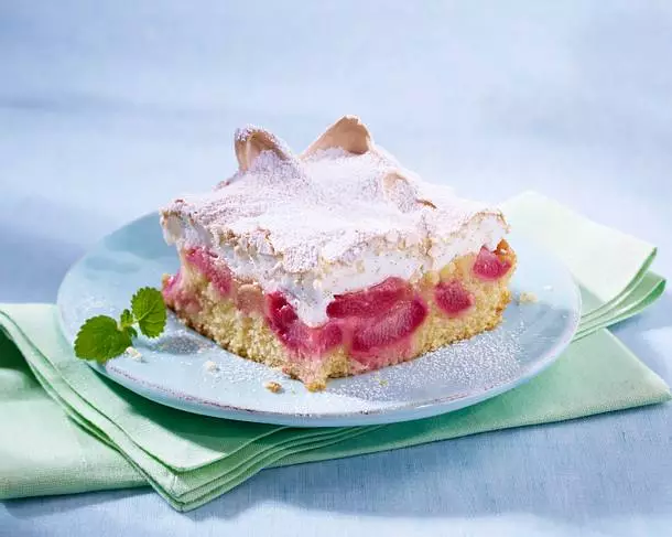 Rhubarb Meringue কেক রেসিপি 32637_1