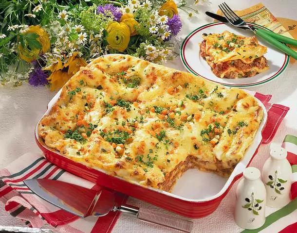 Sajtos kéreg Darált marha lasagna recept 33873_1