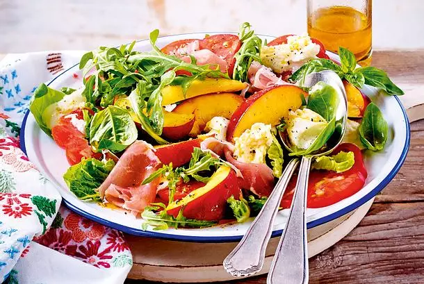 Summery nectarine and mozzarella salad recipe 34036_1