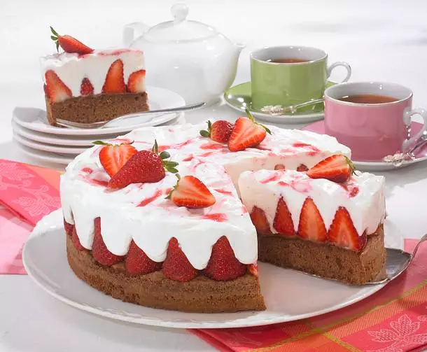 Chocolate strawberry cake girke-girke 34139_1