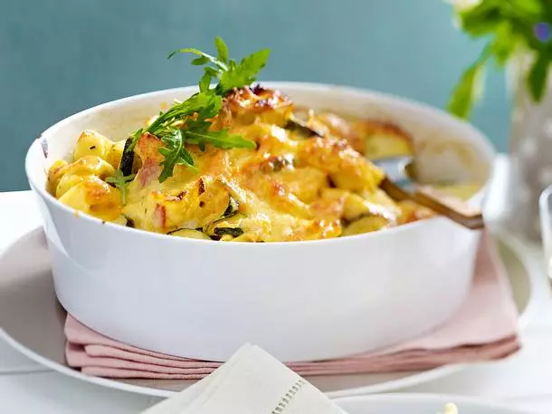 Tortellini casserole alla panna (með skinkukremsósu) uppskrift 34568_1