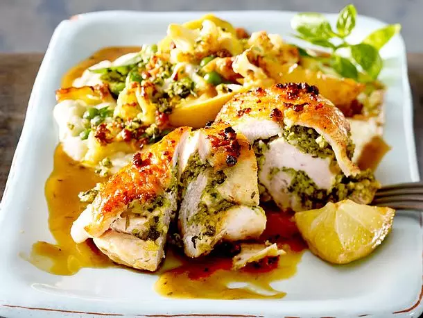 Chicken roulades na lemon gremolata na kọlịflawa uzommeputa 34982_1