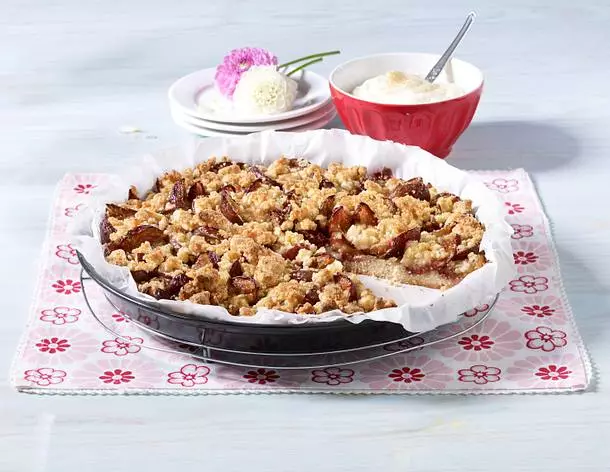 Crumble cake with plums recipe 35670_1