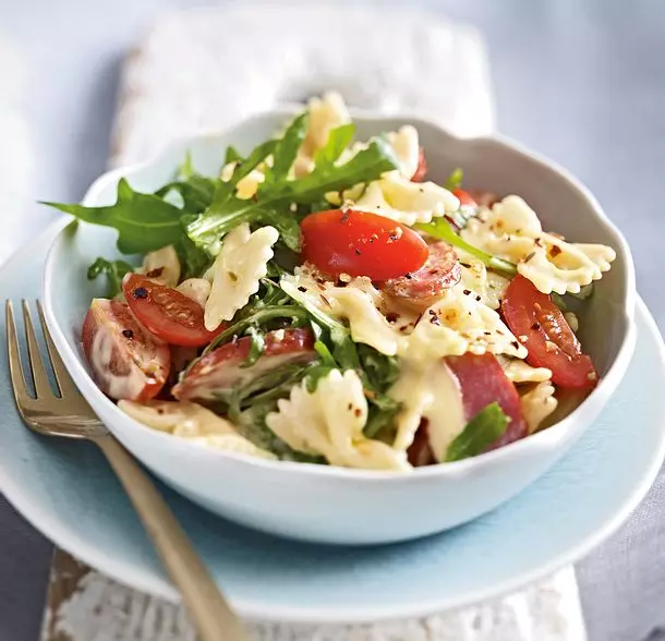 Noodle Kabanossi Salad na Yoghurt Mayonezi Ntụziaka