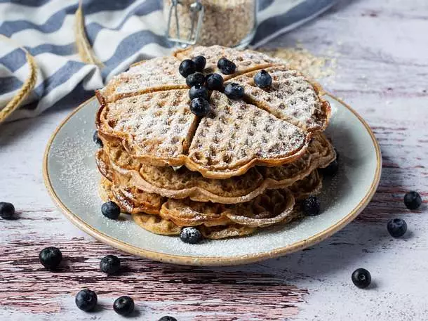 ສູດ Oatmeal Waffles ງ່າຍໆ