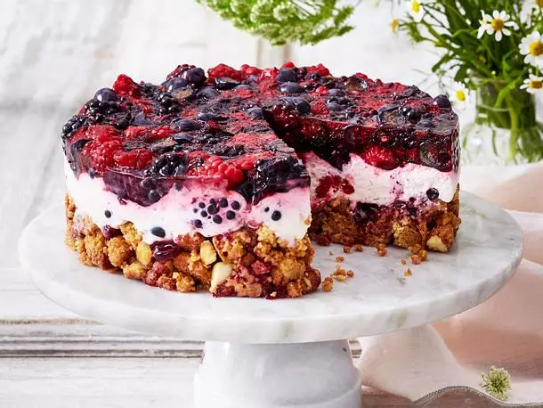 Berry almond cake girke-girke