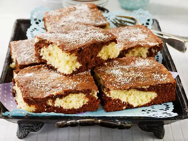 Pastel de chocolate con coco de la receta de lata.