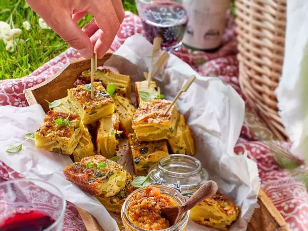 Receta de cubos de tortilla con salsa de pimienta