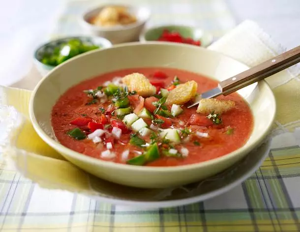 Gazpacho - receta de sopa fría de tomate 37292_1