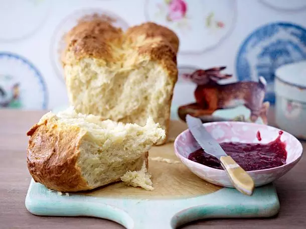 Botoro ea lijo tsa hoseng tsa Brioche Recipe 37977_1