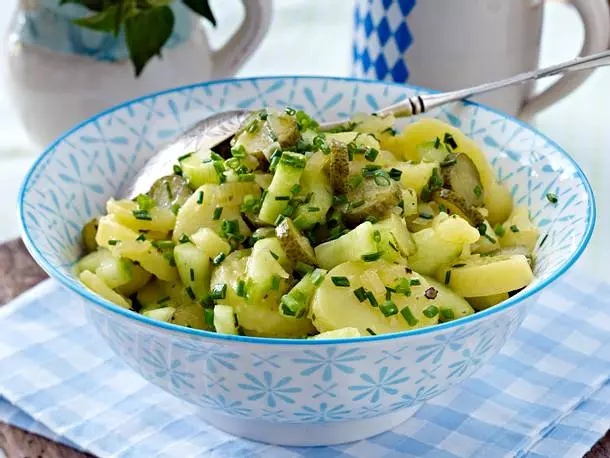 Salad nduku Bavarian - uzommeputa mbụ