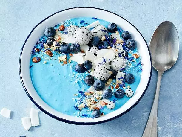 Blue Spirulina Smoothie Bowl Ntụziaka