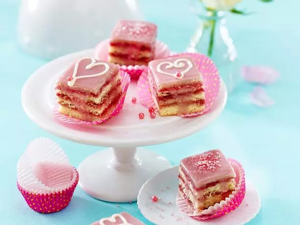 Рецепт за Petit Fours со желе од вишни 40251_1