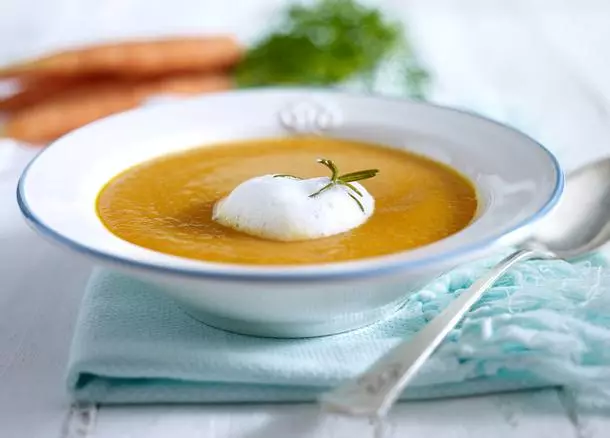 Cream of carrot soup with orange juice and sun-dried tomatoes recipe 41326_1