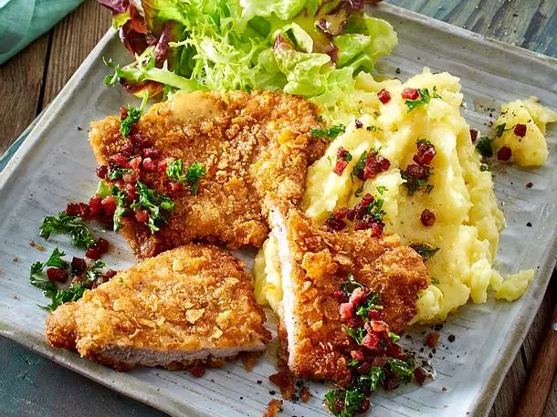 Schnitzel kurruskaria gurinezko patata purearekin eta entsalada errezeta 41332_1