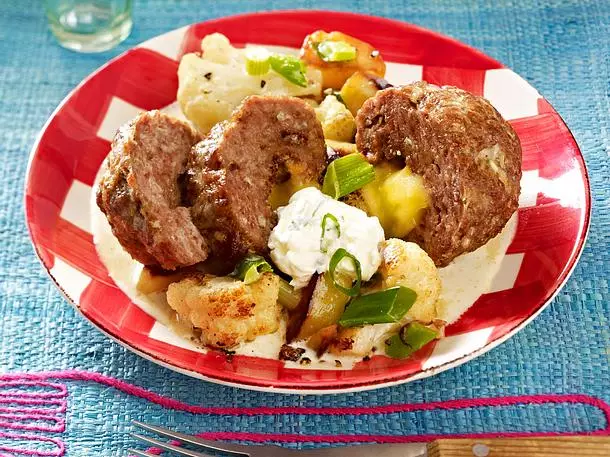 Mini bolo de carne com couve-flor, cebolinha e receita de panela de batata 43225_1