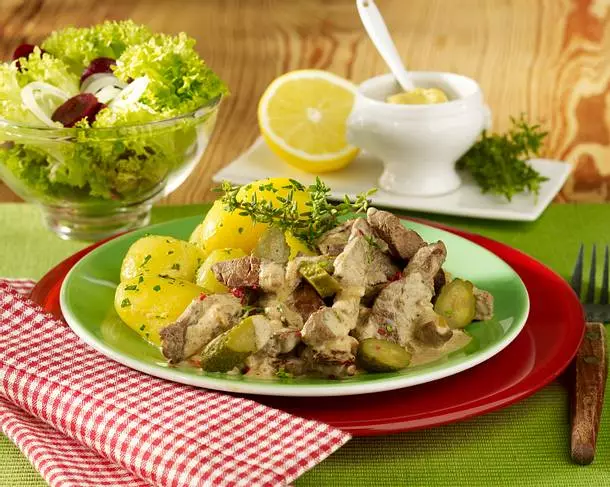 گوشت Stroganoff جو طريقو 44446_1