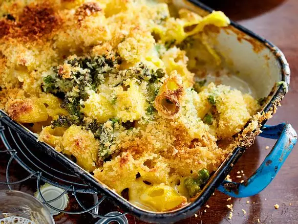 Recipe sa Holy Crumb Crust Pasta Bake ni Mama 45477_1