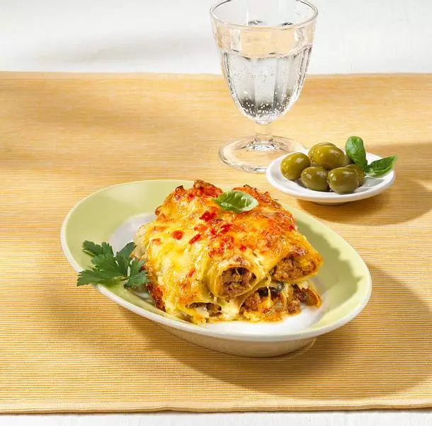 Chinsinsi cha Cannelloni Catalan style 45499_1