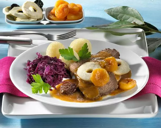 Sauerbraten med bakt fruktoppskrift 47406_1