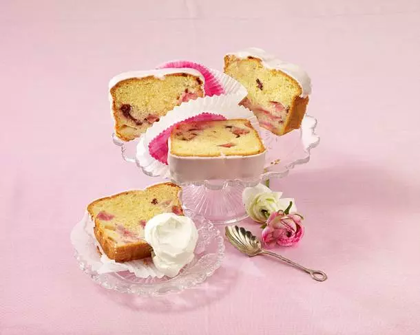Sweet rhubarb cranberry bread recipe 47808_1
