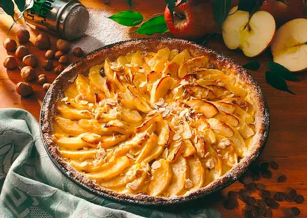 Ricetta Torta di noci e mele con crema di quark alla vaniglia