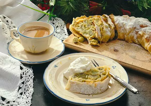 የ Gooseberry strudel የምግብ አዘገጃጀት መመሪያ 48546_1