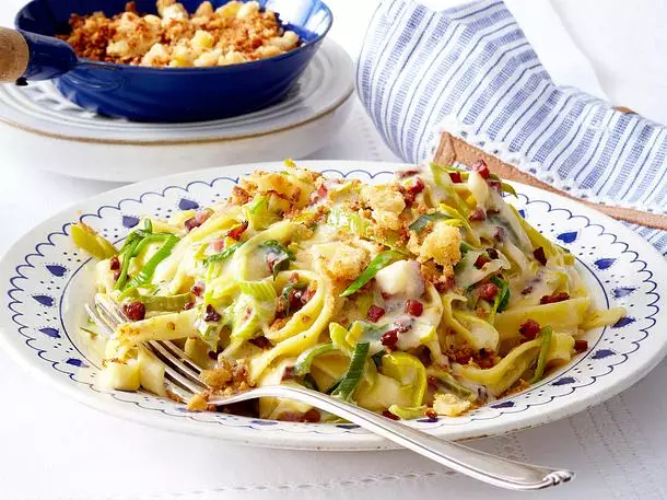 Ham and leek noodles in horseradish cream recipe