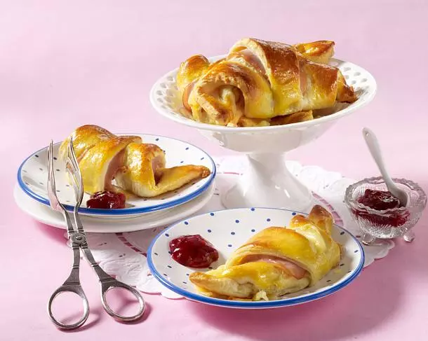 Baked Cheese Croissants Recipe