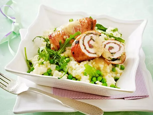 Turkey roulades sa recipe ng pea risotto 50393_1