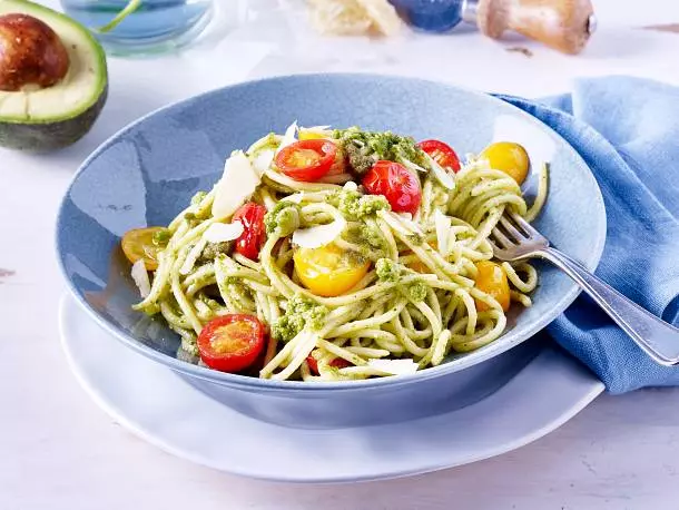 Avocado pesto to spaghetti resept 50561_1