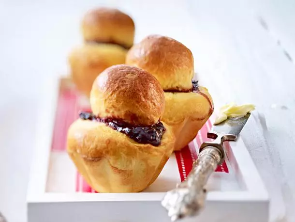 Brioches tare da blackberry jam girke-girke 52163_1