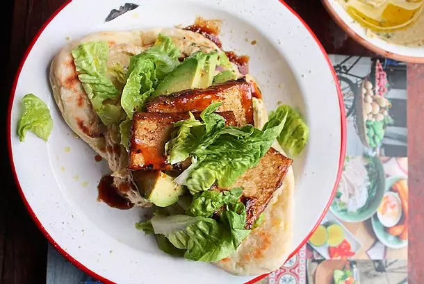 Receita de bocadillos de pan naan 